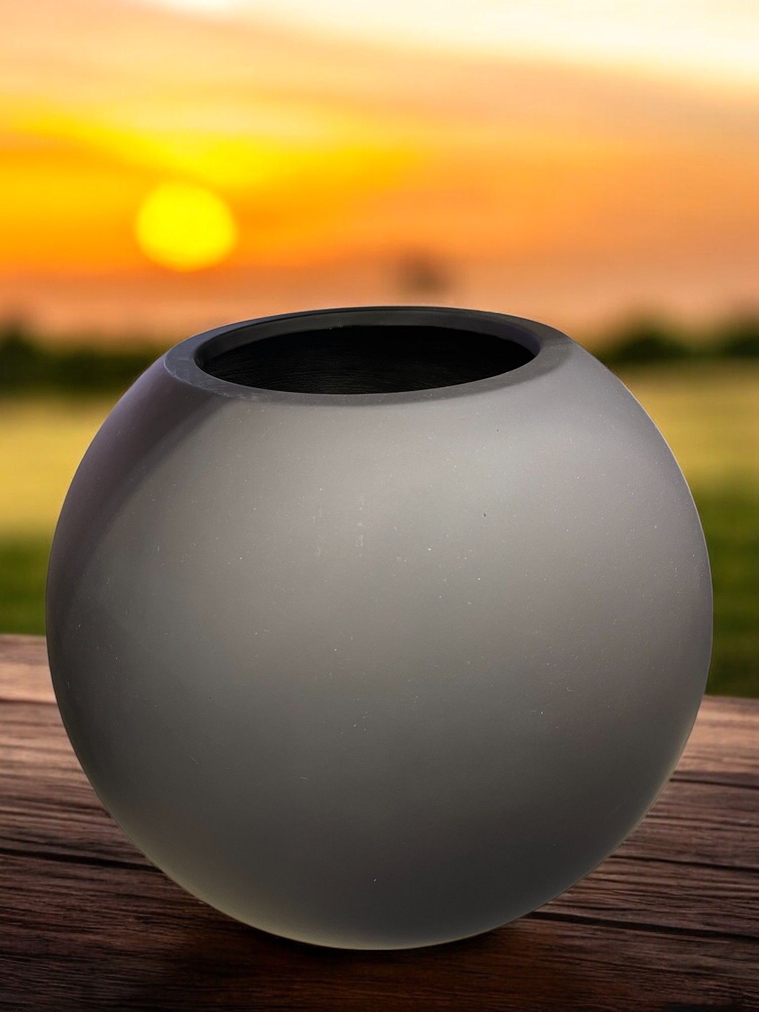 Ball-Shaped Planter (White)